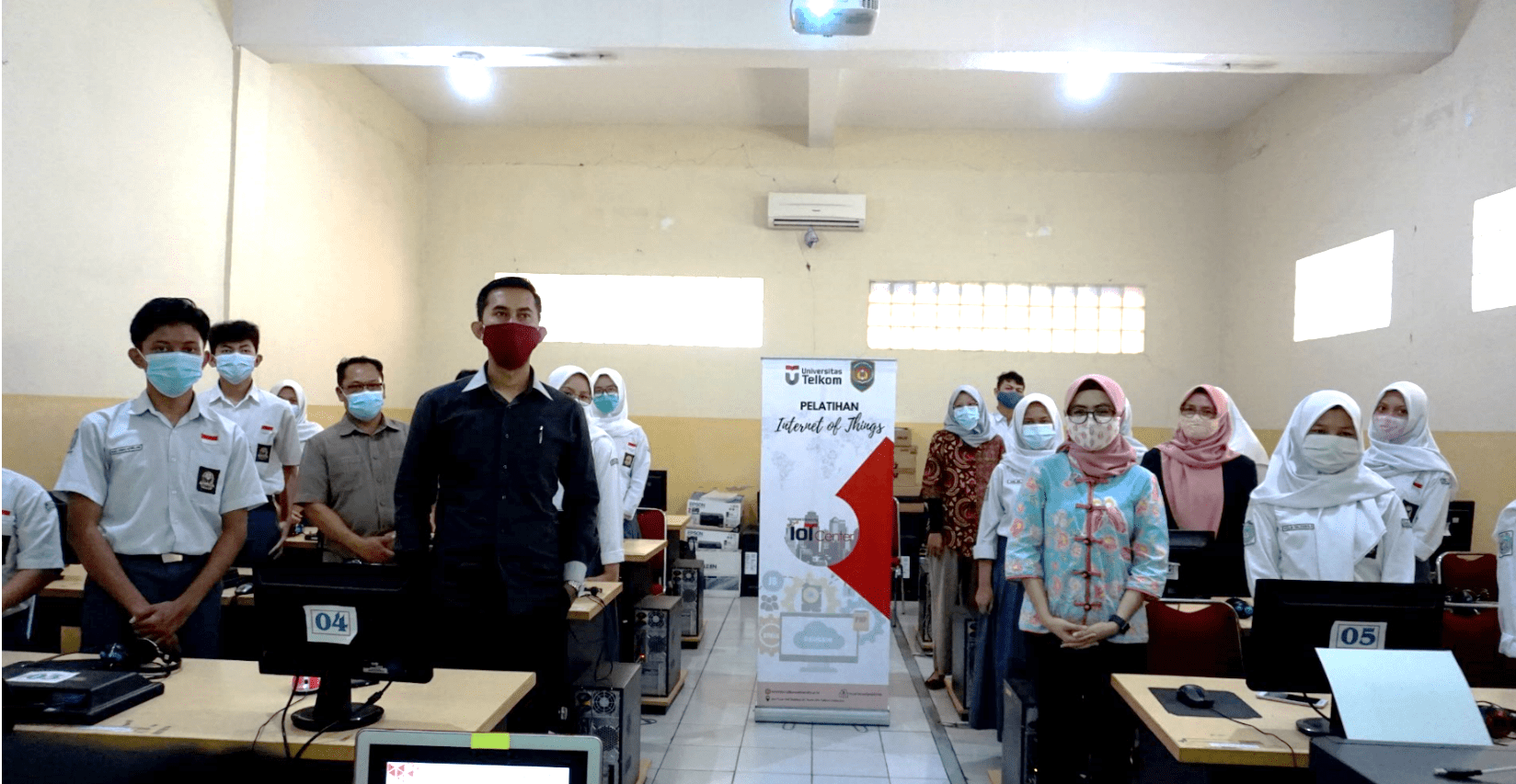 Pengabdian Masyarakat: Pelatihan Internet of Things Bagi Guru dan Siswa ...